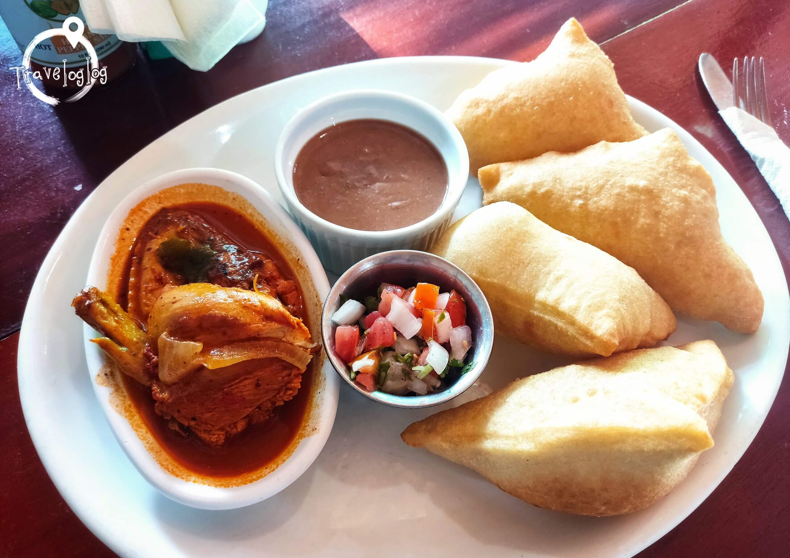 ベリーズ：キーカーカー：ベリーズ料理のふわふわパンのフライジャック | traveloglog